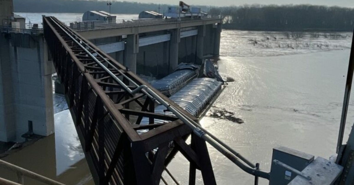 Officials say water supply is safe as barges remain stuck at Ohio River ...