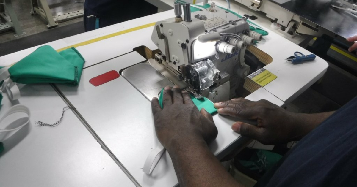 Iowa prison inmates make their own face masks to mitigate spread of ...