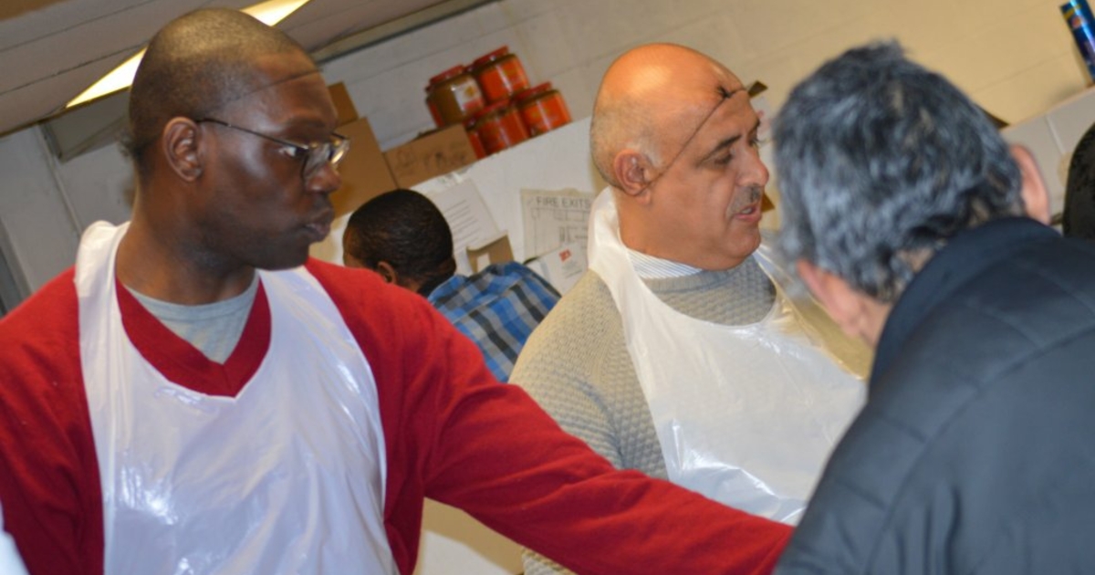 Gilchrist visits Detroit homeless shelter during frigid weather | News ...